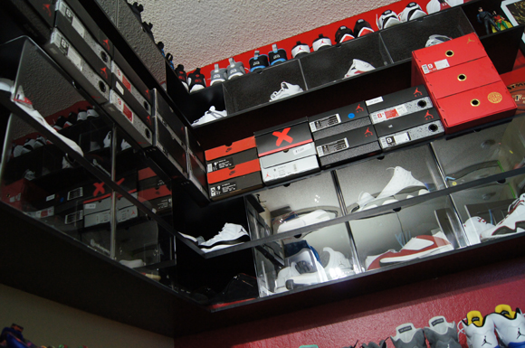 ColourwayUSA Rails - Modular Sneaker Display - WearTesters