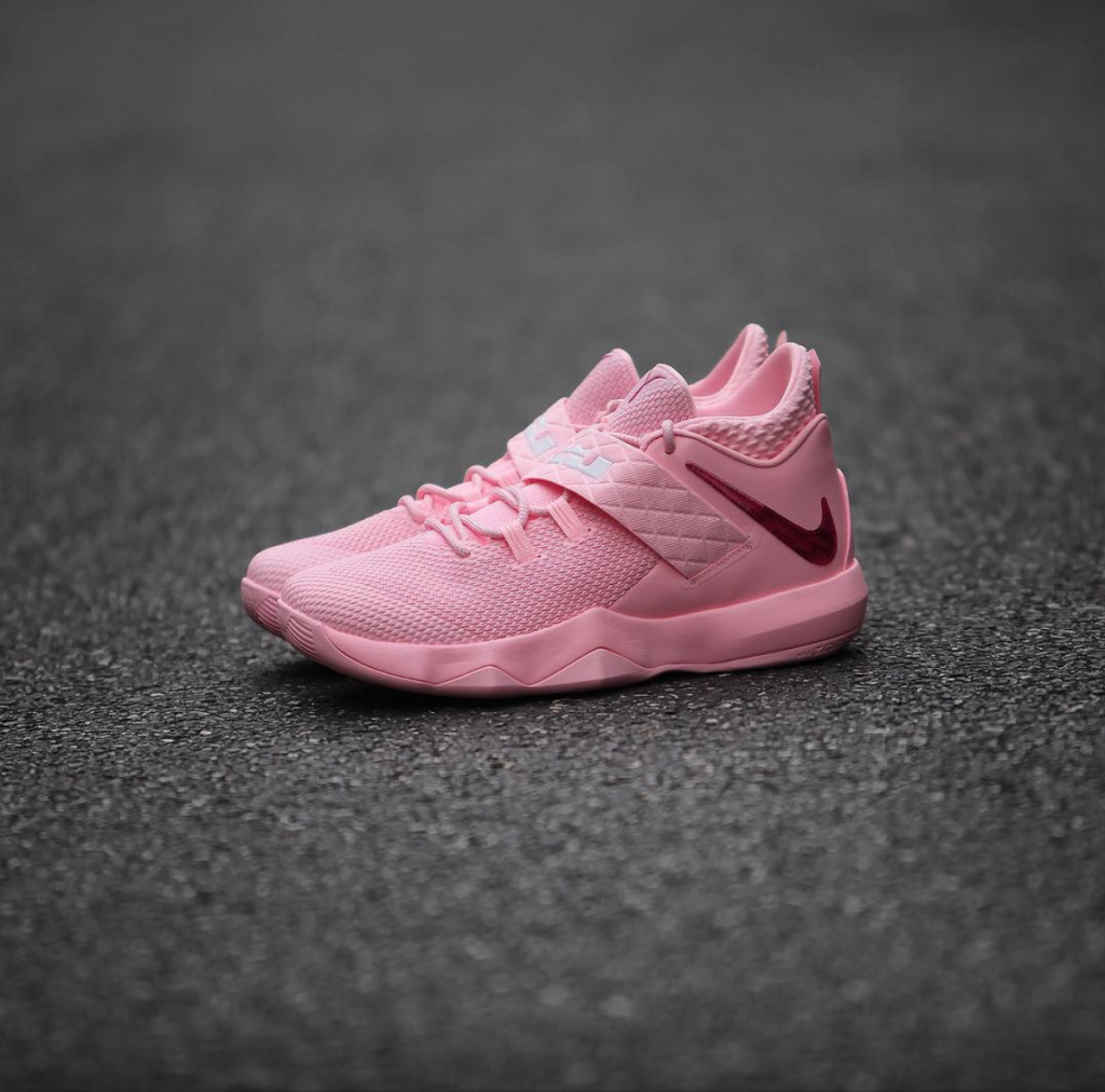 The Nike LeBron Ambassador X 'Kay Yow' for Breast Cancer Awareness ...